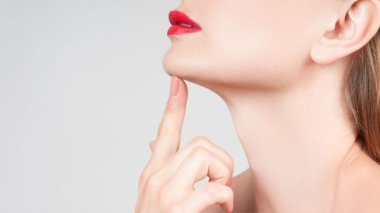 آمورزش کامل ماساژ بعد از عمل لیپوماتیک غبغب در خانه